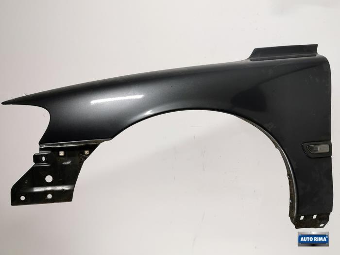 Scherm links-voor Volvo V70 2.5 T 20V AWD 455 - 30796492