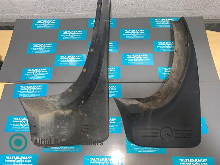 Voorbumper Mercedes ML I 2.7 270 CDI 20V - A1638901378