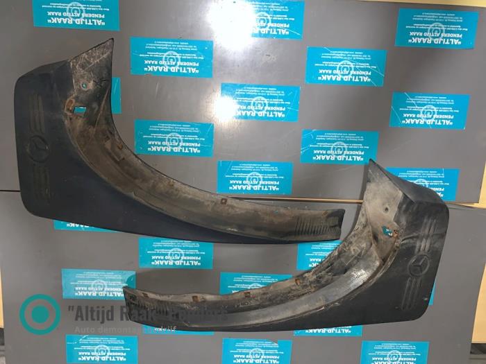 Voorbumper Mercedes ML I 2.7 270 CDI 20V - A1638901378