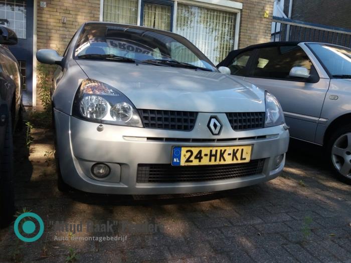 Renault Clio 12 Volt aansluiting voorraad | Onderdelenlijn.nl