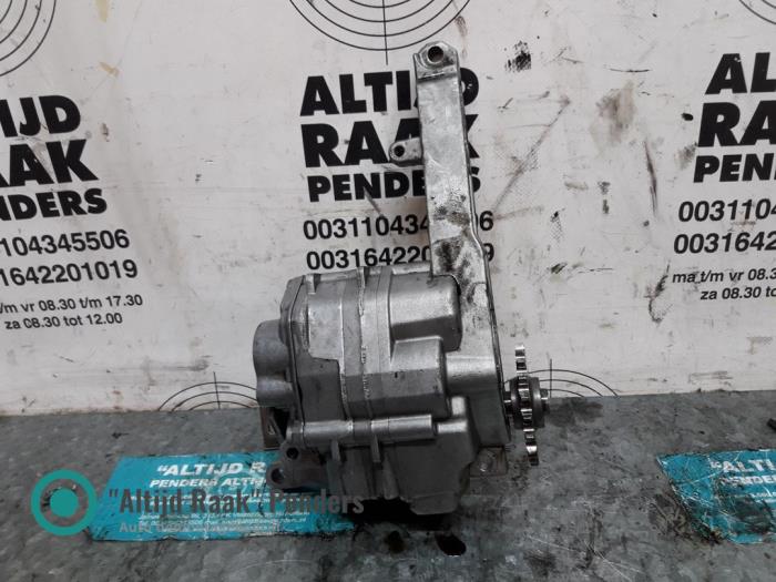 Oliepompen met artikelnummer A6421811201 voorraad