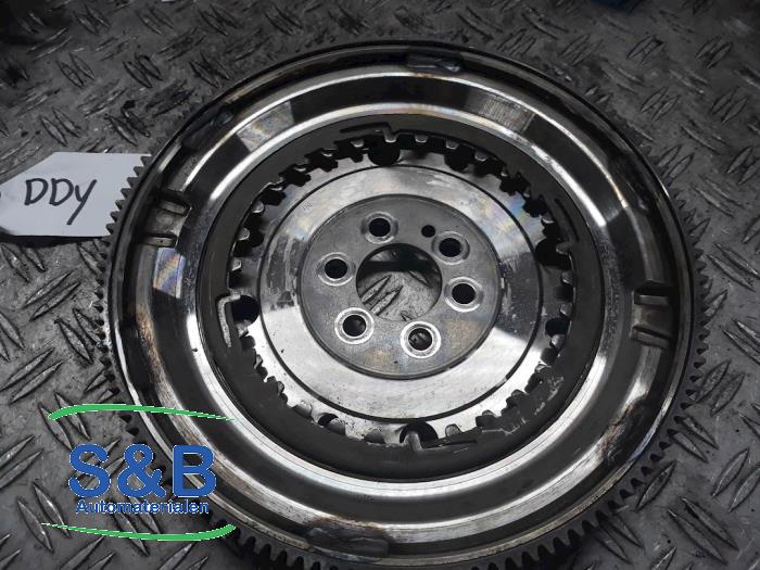 Vliegwiel Volkswagen Polo VI 1.6 TDI 16V 95 - 03L105266ED DGTD LUK