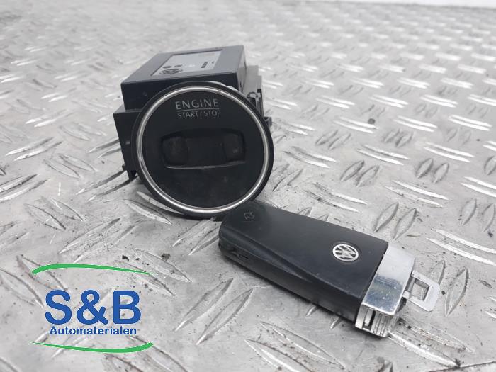 Kontaktsloten + Sleutels met artikelnummer 3C0905843AC voorraad