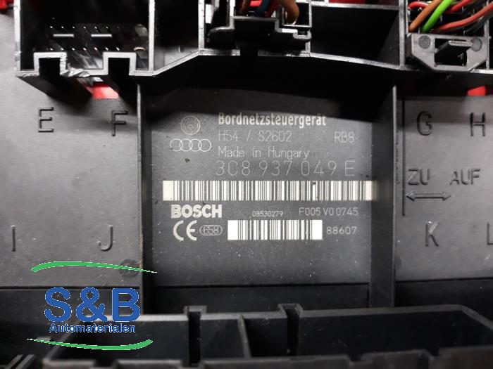 Boordcomputer Volkswagen Caddy III 2.0 SDI - 3C8937049E BST