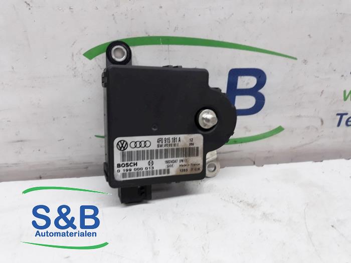 Accu controle module Audi A6 2.7 TDI V6 24V - 4F0915181A