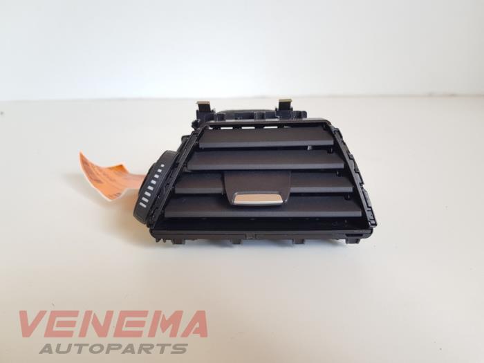 Luchtroosters Dashboard met artikelnummer 64229346225 voorraad