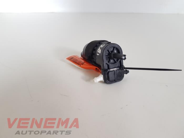 Ruitensproeierpomp voor Audi A4 Avant 2.0 35 TDI 16V - 8K9955647 VW-AG