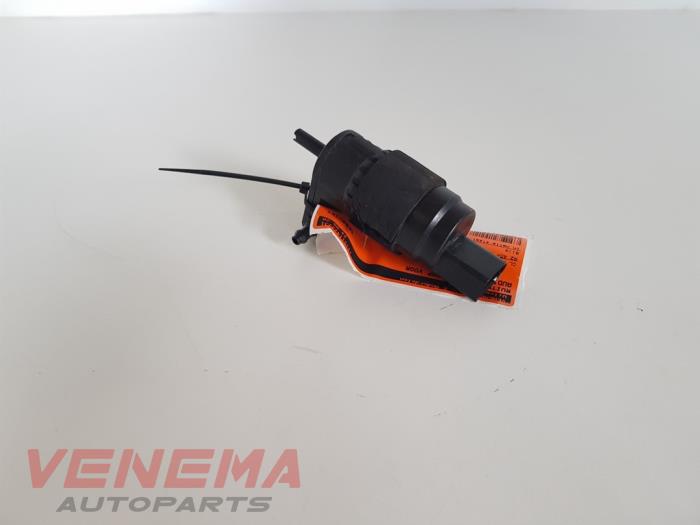 Ruitensproeierpomp voor Audi A4 Avant 2.0 35 TDI 16V - 8K9955647 VW-AG