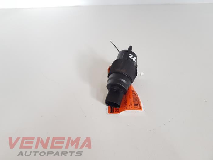 Ruitensproeierpomp voor Audi A4 Avant 2.0 35 TDI 16V - 8K9955647 VW-AG