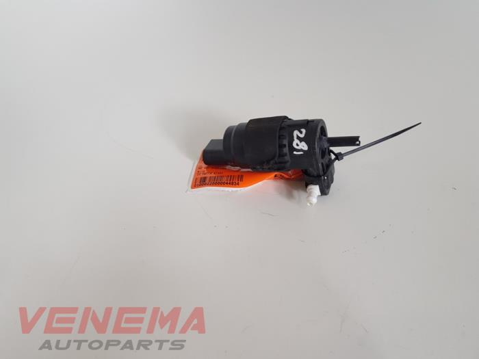 Ruitensproeierpomp voor Audi A4 Avant 2.0 35 TDI 16V - 8K9955647 VW-AG