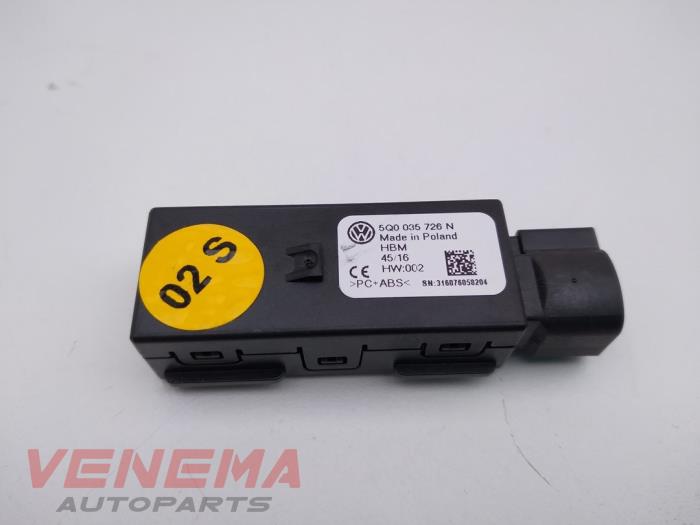 AUX/USB aansluitingen met artikelnummer 5Q0035726 voorraad