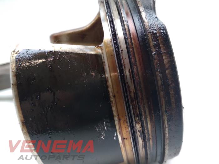 Zuiger BMW 1 serie 114i 1.6 16V - 11257601181 N13