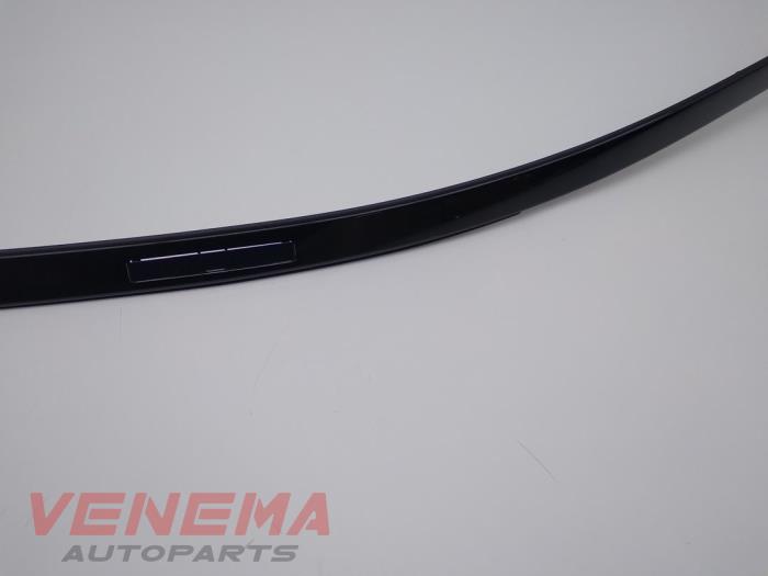 Daklijst links Mercedes C C-300 2.0 Turbo 16V - A2056901782 ORIGINEEL