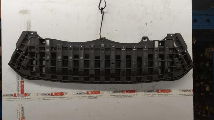 Bumper onderplaten met artikelnummer 526180H030 voorraad