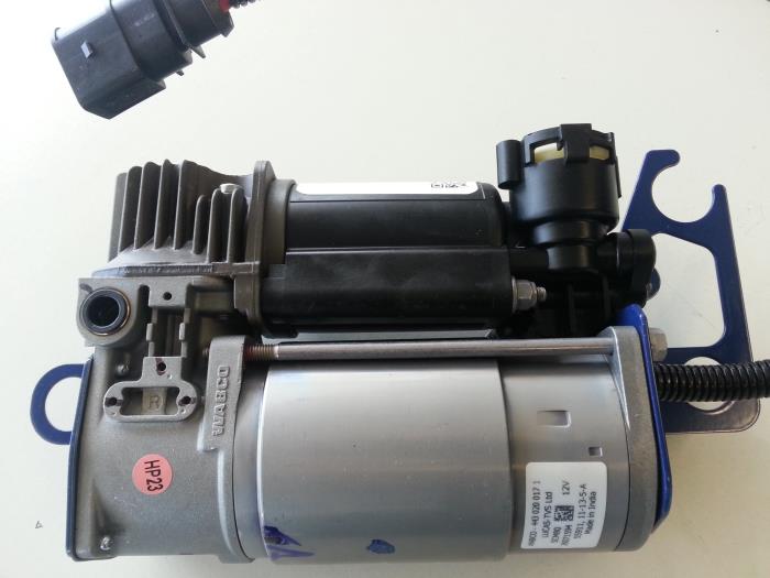 Luchtpomp (Vering) Porsche Cayenne - 95535890104 WABCO