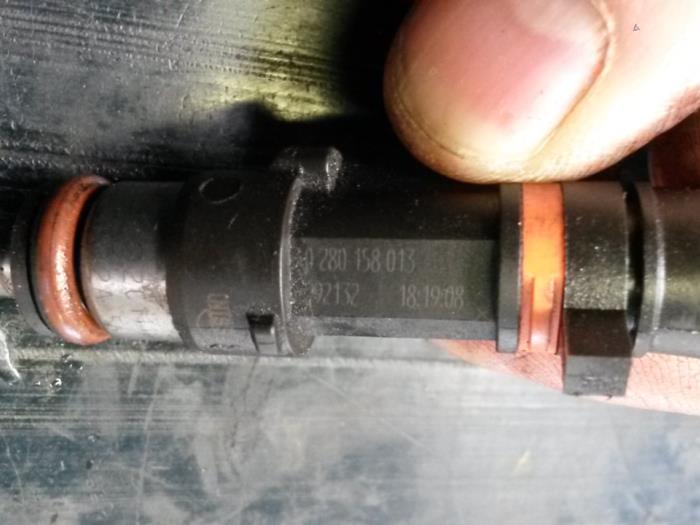 Injector (benzine injectie) Nissan Micra 1.2 16V - 0280158013 CR12DE