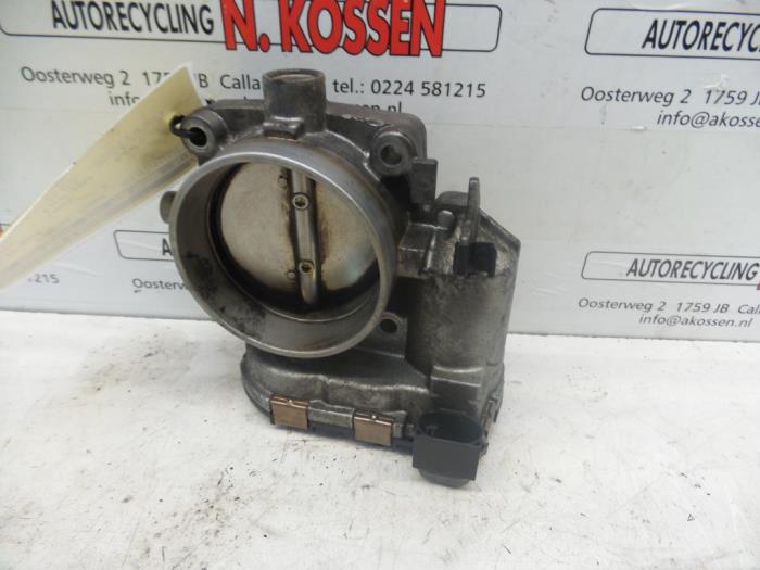 Gasklephuis Mercedes ML I 3.2 320 V6 18V - A1121410125 163154 BOSCH