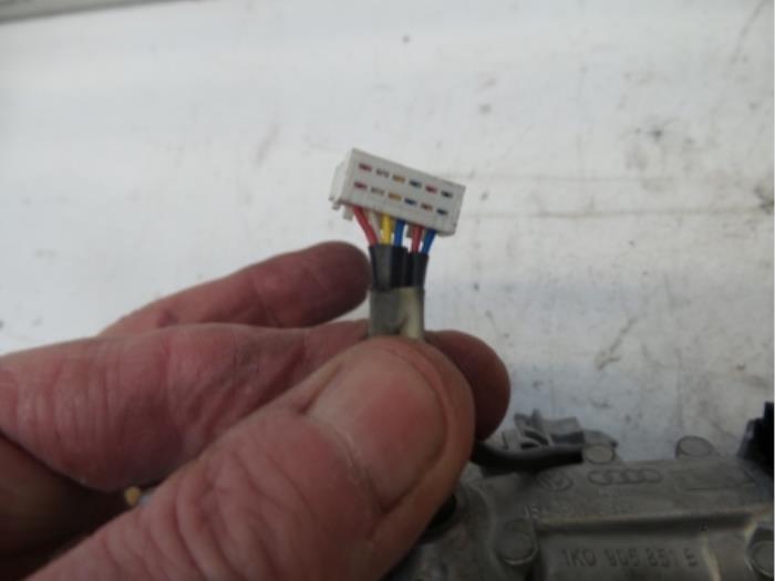 Slotenset Volkswagen Touran 2.0 TDI 16V 140 - 1K0953527D VALEO