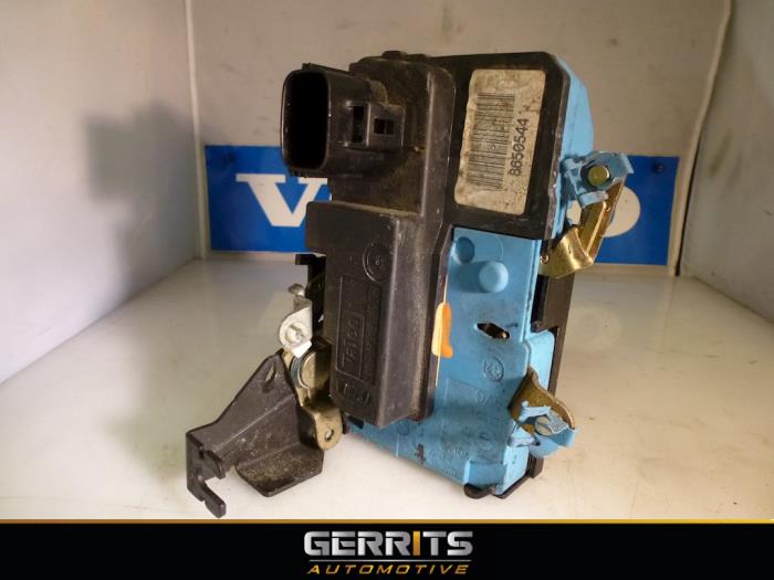Gebruikte Volvo V70 (SW) 2.4 D5 20V Deurslot Mechaniek 4Deurs links ...