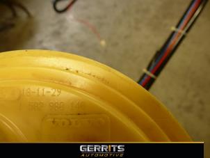 Gebruikte Volvo V70 (SW) 2.4 D5 20V Brandstofpomp Elektrisch - 30761740 ...