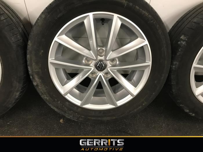 Velgen set + banden Renault Megane IV Estate 1.2 Energy TCE 130 ...