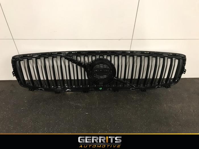 Grille Volvo V60 | Gerrits Automotive | Autobedrijf voor auto ...