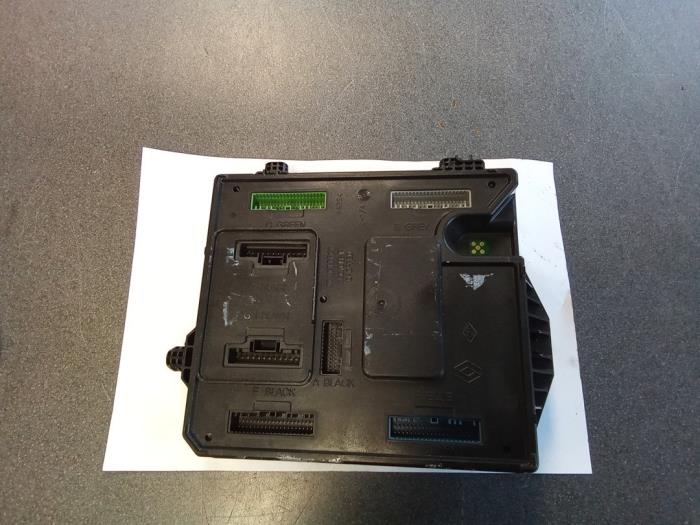Computer Body Control Renault Scénic III 1.6 Energy dCi 130 ...