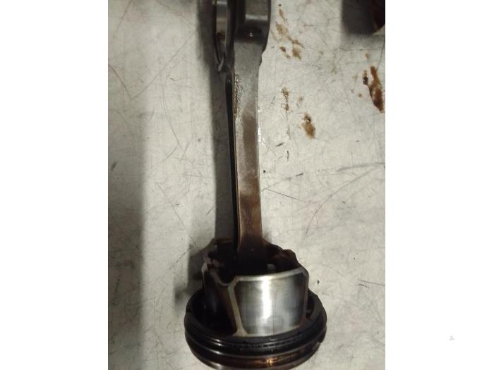 Drijfstang Ford Fiesta 6 1.0 SCI 12V 80 - RFCA6G6205BB P4JA