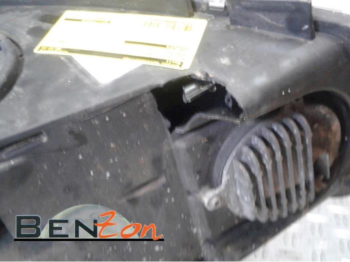 Koplamp links BMW X6 M50d 3.0 24V - 63117381139