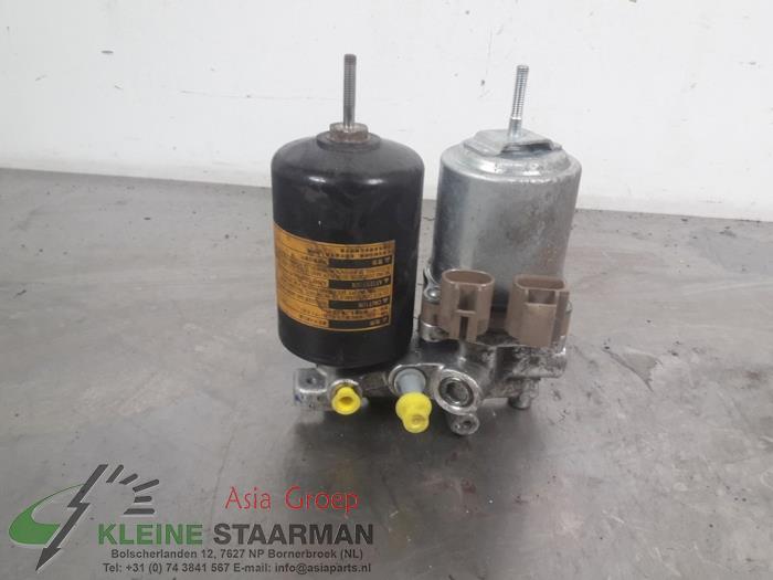 Rembekrachtiger Toyota Auris 1.8 16V Hybrid - 4707012010 2ZRFXE Lichtmetaal