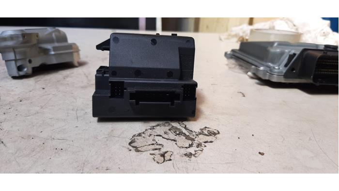 Kontaktslot + computer Mercedes CLK 3.0 280 V6 18V - A2037500693 M272940