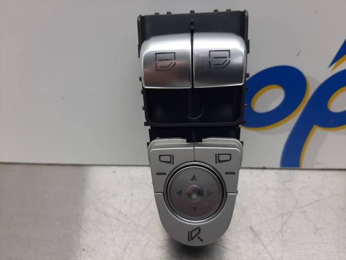 Elektrisch Raam Schakelaars met artikelnummer A2059056911 voorraad