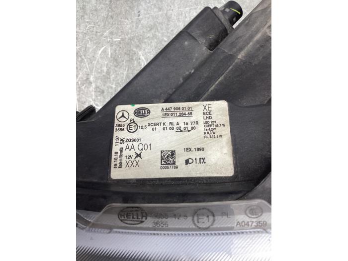 Koplamp links Mercedes V 2.1 250 BlueTEC, 250 d 16V - A4479062001