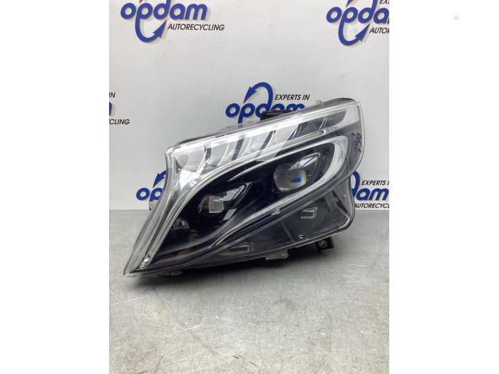 Koplamp links Mercedes V 2.1 250 BlueTEC, 250 d 16V - A4479062001
