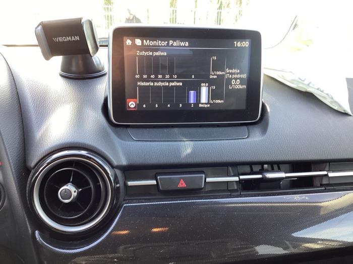 Mazda 2. Displays Multi Media regelunit voorraad