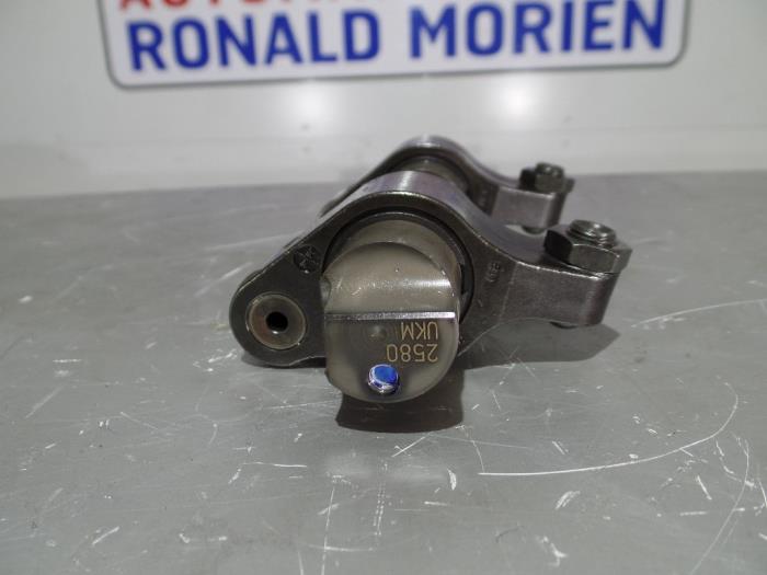 Tuimelaaras Volkswagen Caddy III 2.0 SDI - 038109527AF