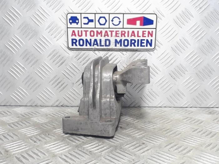 Motorsteunen met artikelnummer 6C0199262A voorraad