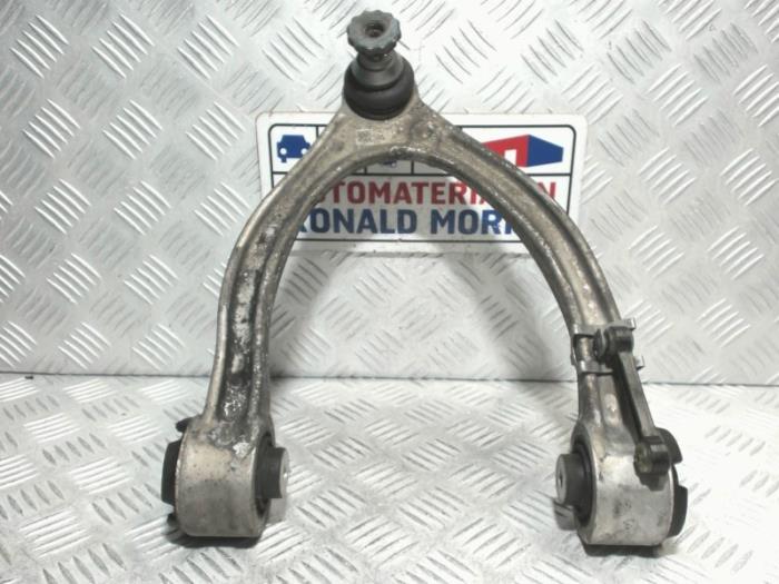 Draagarmen boven rechts-voor met artikelnummer 2053303403 voorraad