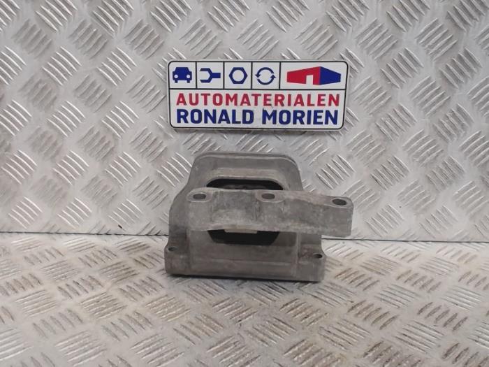 Motorsteunen met artikelnummer 6C0199262A voorraad