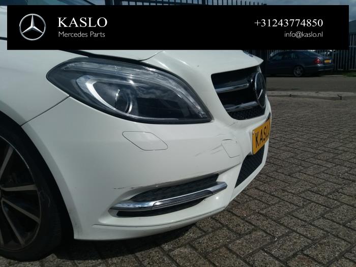 Voorbumper Mercedes B 1.8 B-180 CDI BlueEFFICIENCY 16V 650 - A2468800040