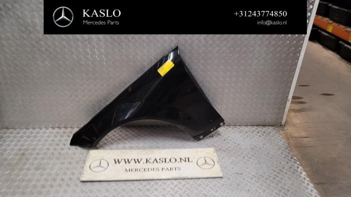 Schermen links-voor met artikelnummer A2048801318 voorraad