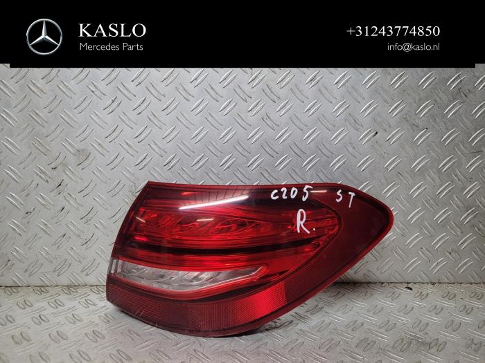 Achterlichten rechts met artikelnummer A2059065200 voorraad