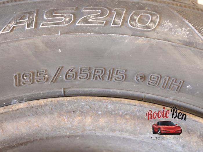 Velgen set + banden - Staal OEM - Rooie Ben autodemontage