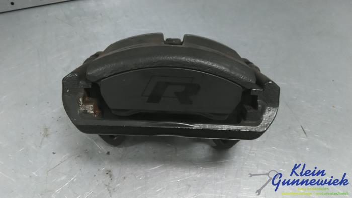 Remklauw (Tang) links-voor Volkswagen Golf - 5G0615123D TRW