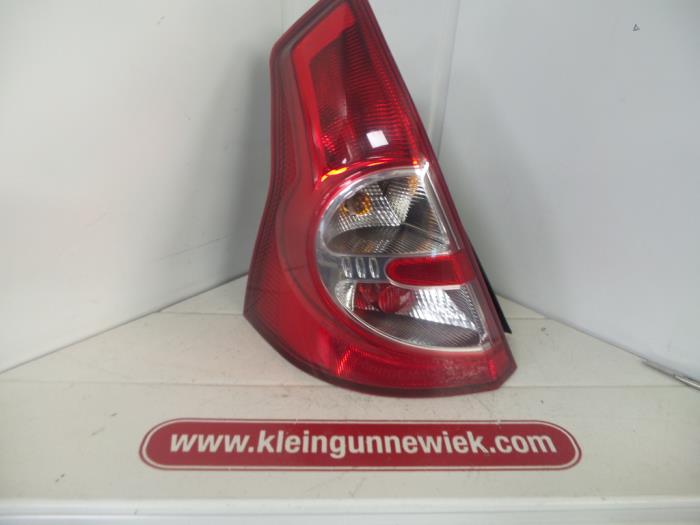 Gebruikte Dacia Sandero Achterlicht links - 8200734825 - Gebr.Klein ...