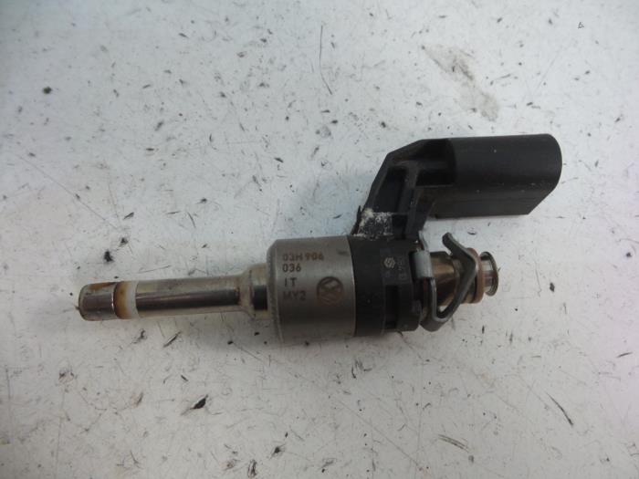 Gebruikte Volkswagen Touareg Injector (benzine injectie) - 03H906036 ...