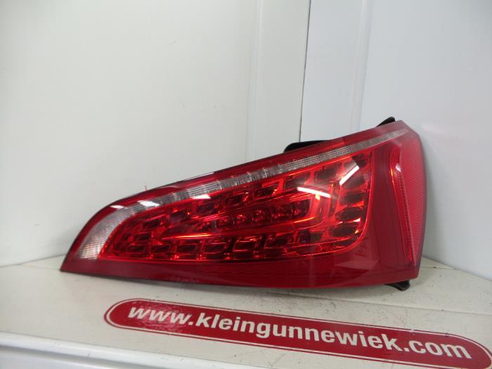 Achterlichten rechts met artikelnummer 8R0945094A voorraad