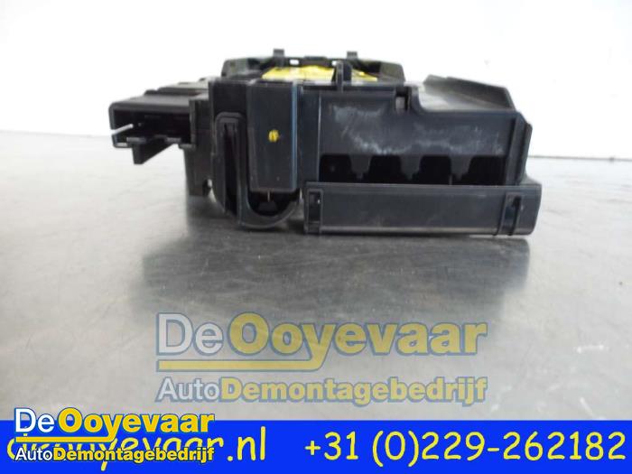Zekeringkast Mercedes C 2.2 C-220 CDI 16V - A2045400024 DELPHI
