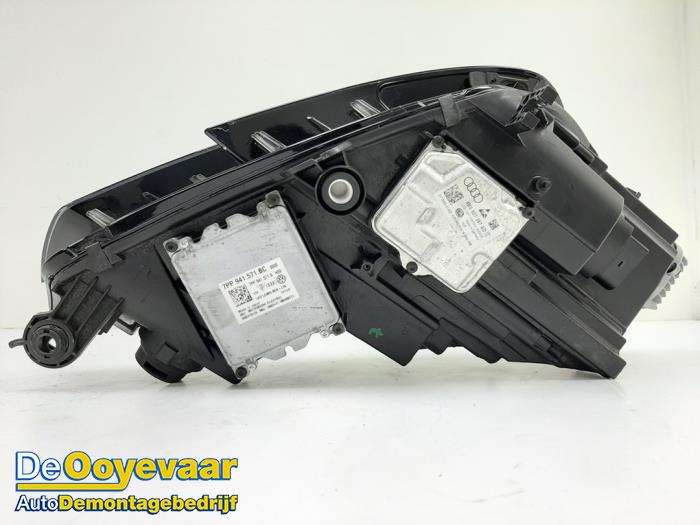 Koplamp links Audi A4 Avant 2.0 40 TDI 16V Quattro - 7PP941571BC AUDI