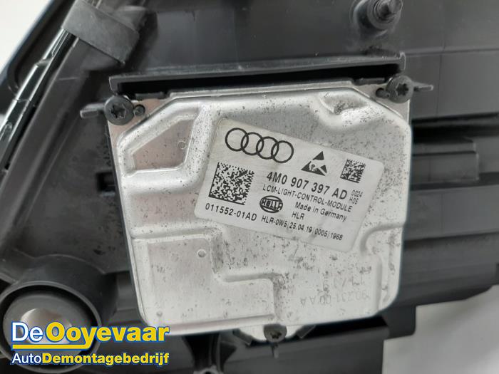 Koplamp links Audi A4 Avant 2.0 40 TDI 16V Quattro - 7PP941571BC AUDI